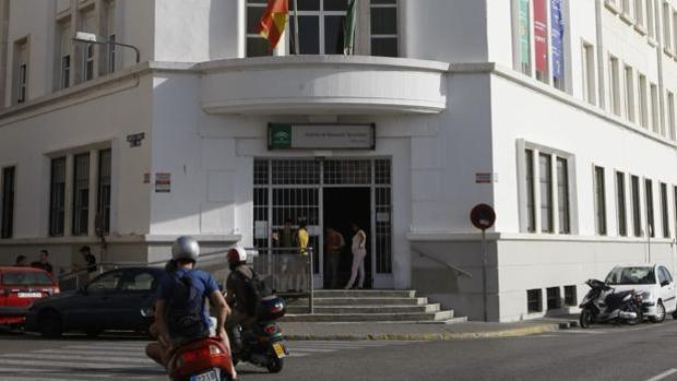 El IES Columela ofrece por primera vez un ciclo semipresencial de Grado ...